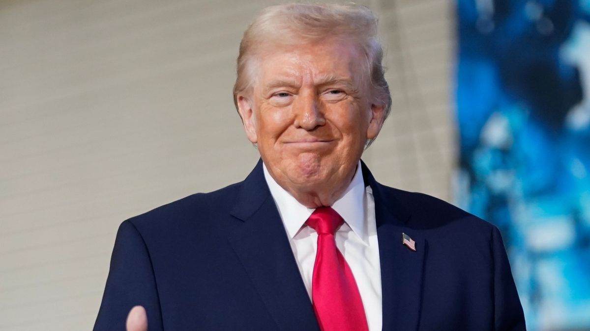 Donald Trump Not Invited to Vanity Fair's Oscar Party — Source - Mandatory