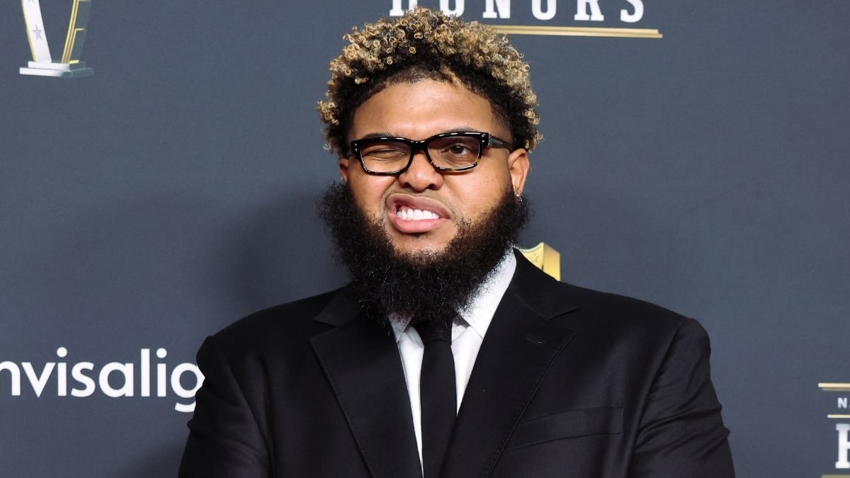 Druski Posts Photo With Adult Film Star & Says 'Sorry Dr. Umar' - Mandatory