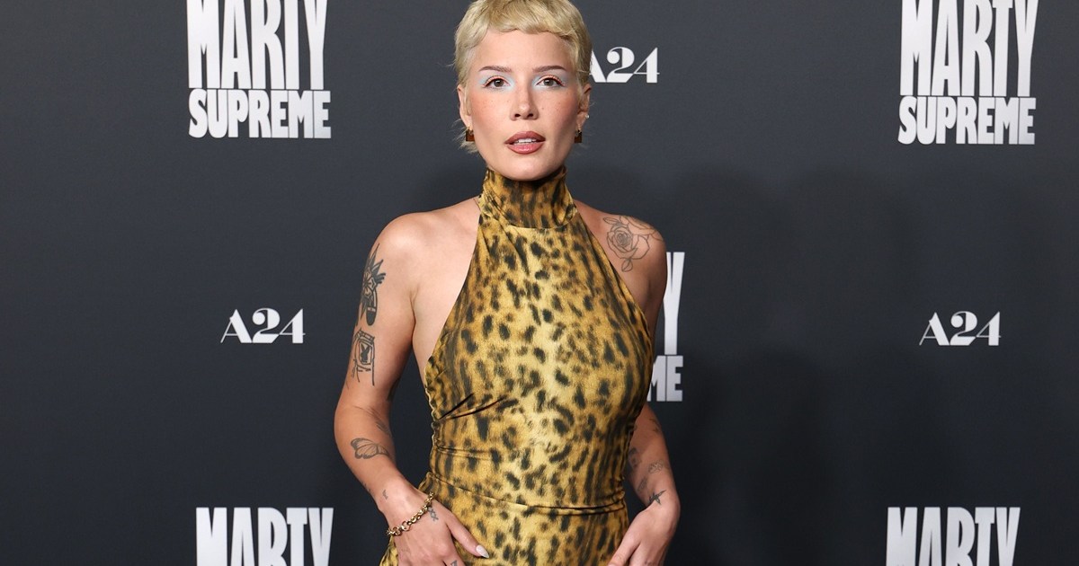 Halsey Goes Backless in Daring Mini Dress for Back to Badlands Tour ...
