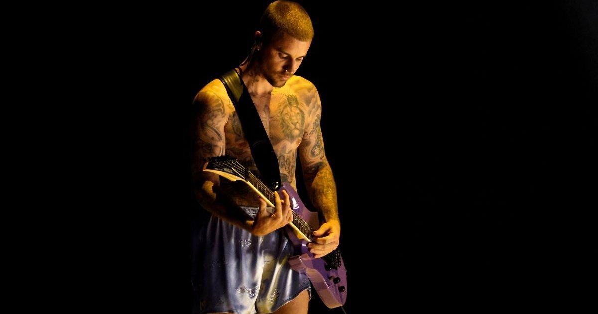 No, Justin Bieber’s Grammys Boxers Weren’t a Wardrobe Risk — Source ...