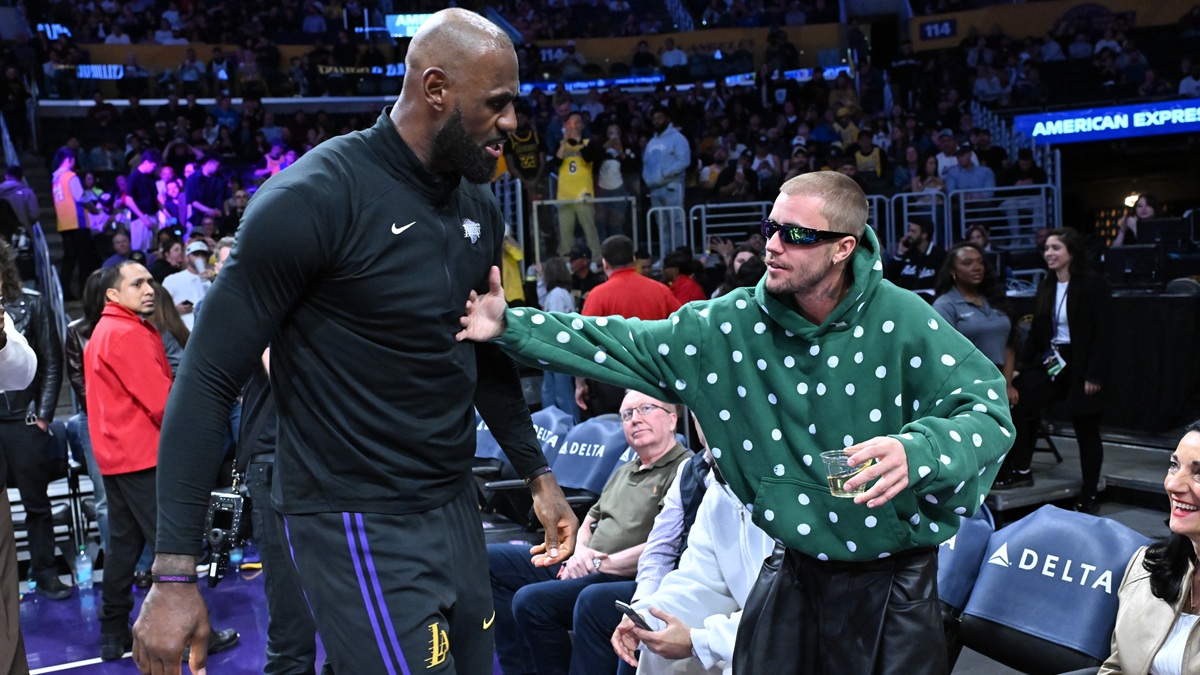 Justin Bieber & LeBron James' Courtside Moment at Lakers Game Goes ...