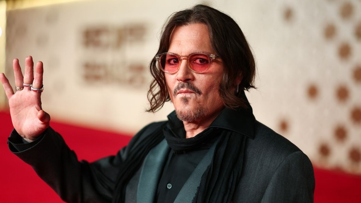 Johnny Depp Looks Unrecognizable in New A Christmas Carol Photos ...