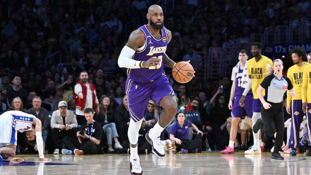LeBron James Out Against Spurs, Postseason Award Hopes Vanish - Mandatory