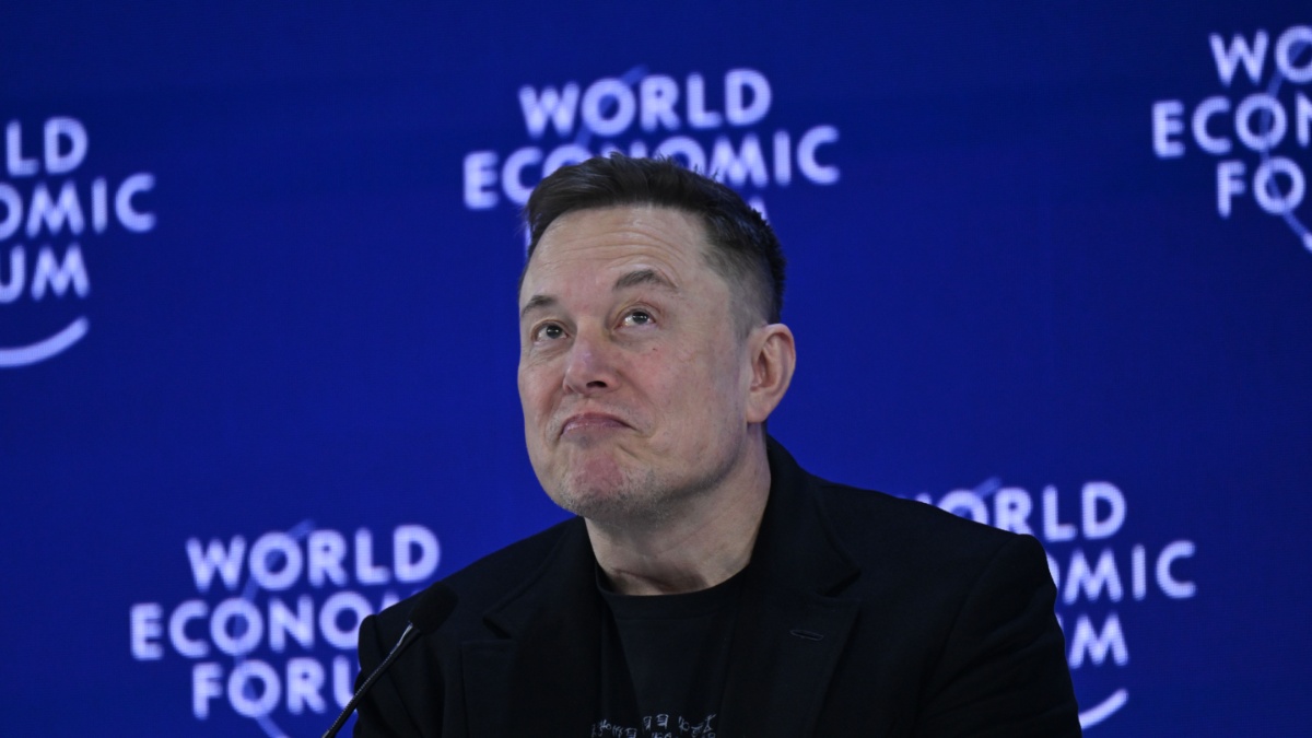 Elon Musk Slams Christopher Nolan Over Lupita Nyong'o Casting - Mandatory