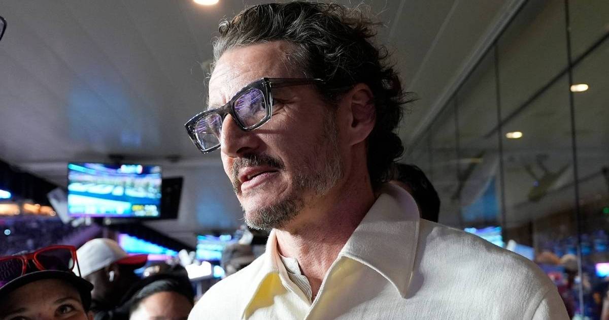 Pedro Pascal Links Arms With Former Soccer Player in NYC - Mandatory