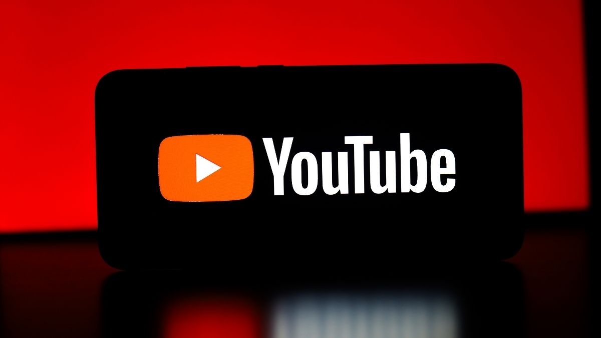 YouTube's First Ever Video Is Displayed in London Museum - Mandatory