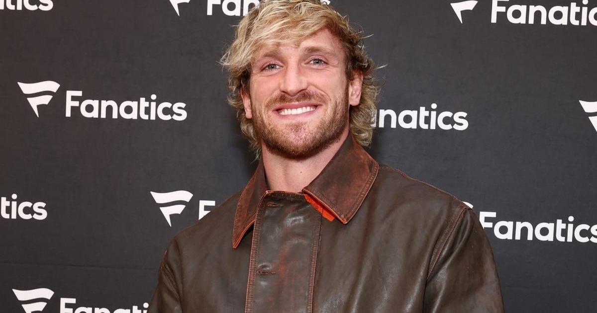Logan Paul Claps Back After Tom Brady Takes a Swing at His WWE Career ...
