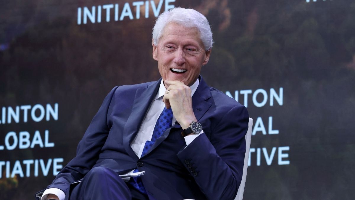 Bill Clinton Appears to Push Hillary Toward Busy Intersection in Viral ...