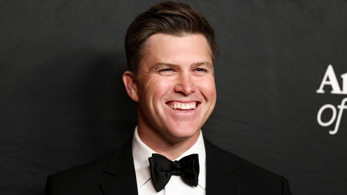 Colin Jost Defends Himself After Scarlett Johansson 'Carrying' Their ...