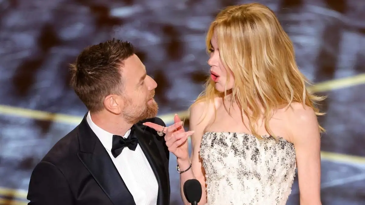 Newly Divorced Nicole Kidman & Former Co-Star Appear Cozy at Oscars ...