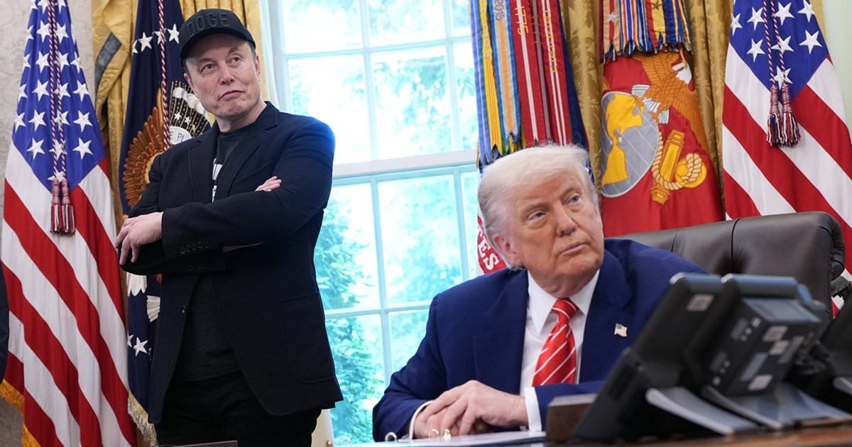 Elon Musk ‘Makes Out’ With Donald Trump in AI Video Thanks to New Grok ...