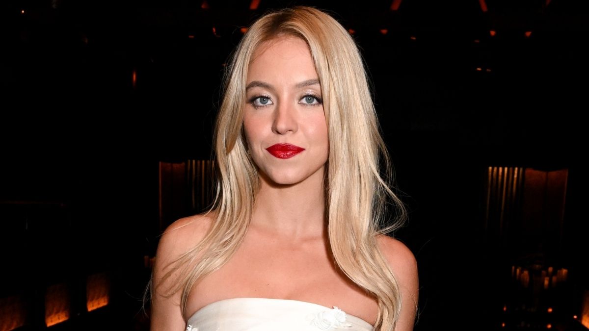 Sydney Sweeney's Lacy Fit Is Unexpectedly Daring for Syrn - Mandatory