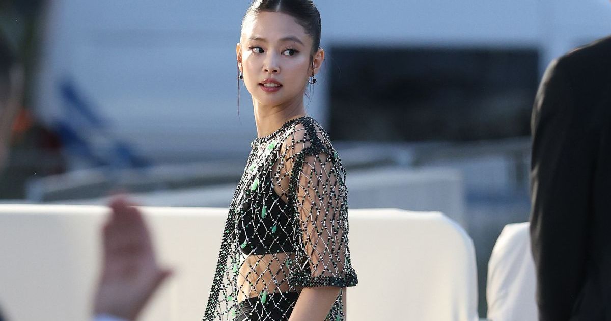 BLACKPINK’s Jennie Goes Bold in Completely See-Through Outfit at Paris ...