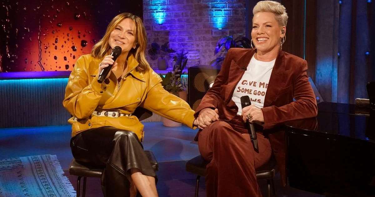 Pink's T-Shirt Seemingly Shades Recent Divorce News - Mandatory