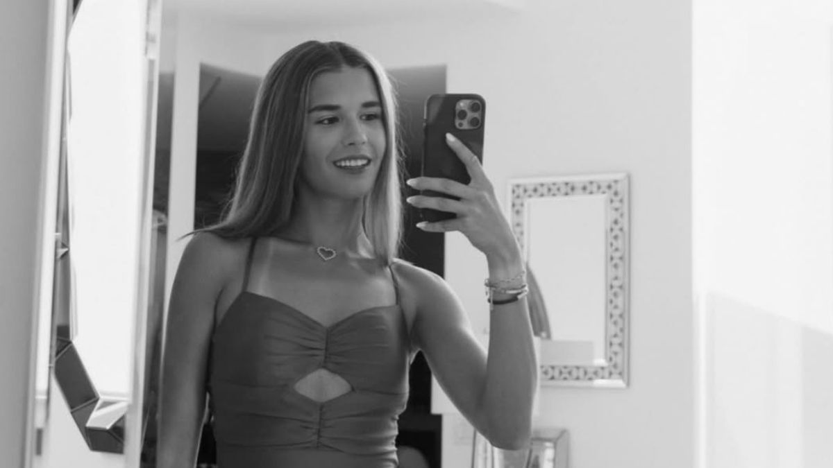 Donald Trump's Granddaughter Poses in Bold Red Dress Amid WHCD Incident ...