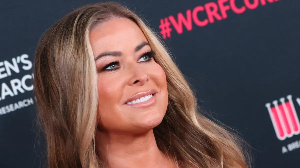 Carmen Electra’s Pantless Bikini Pose Shows off More Skin Than Expected ...
