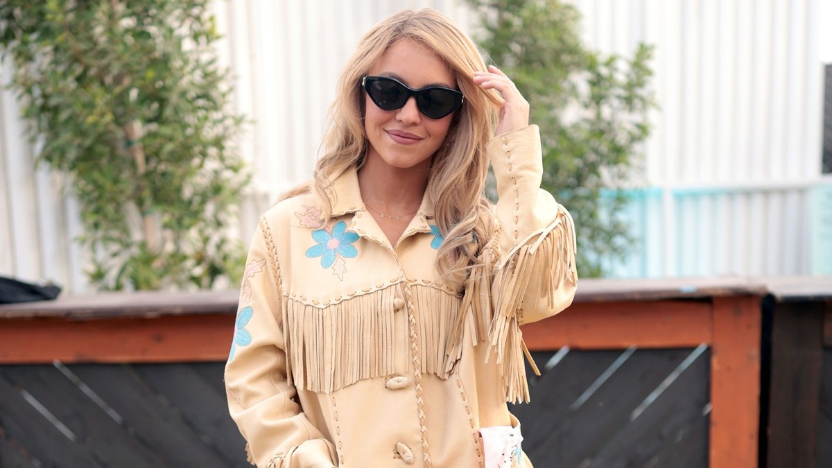 Sydney Sweeney’s Mini Dress Moment Is Hard to Ignore at Stagecoach ...