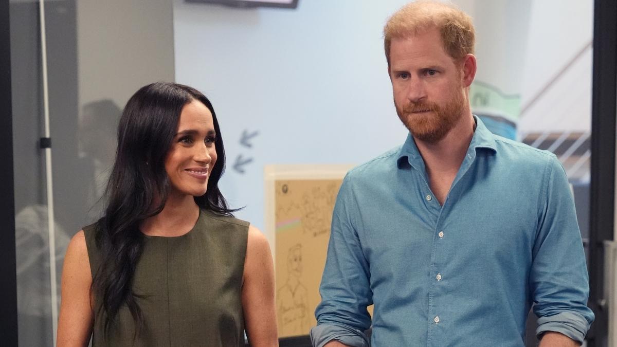 Prince Harry Hurt by Royal Family ‘Silence’ on Wedding Anniversary ...