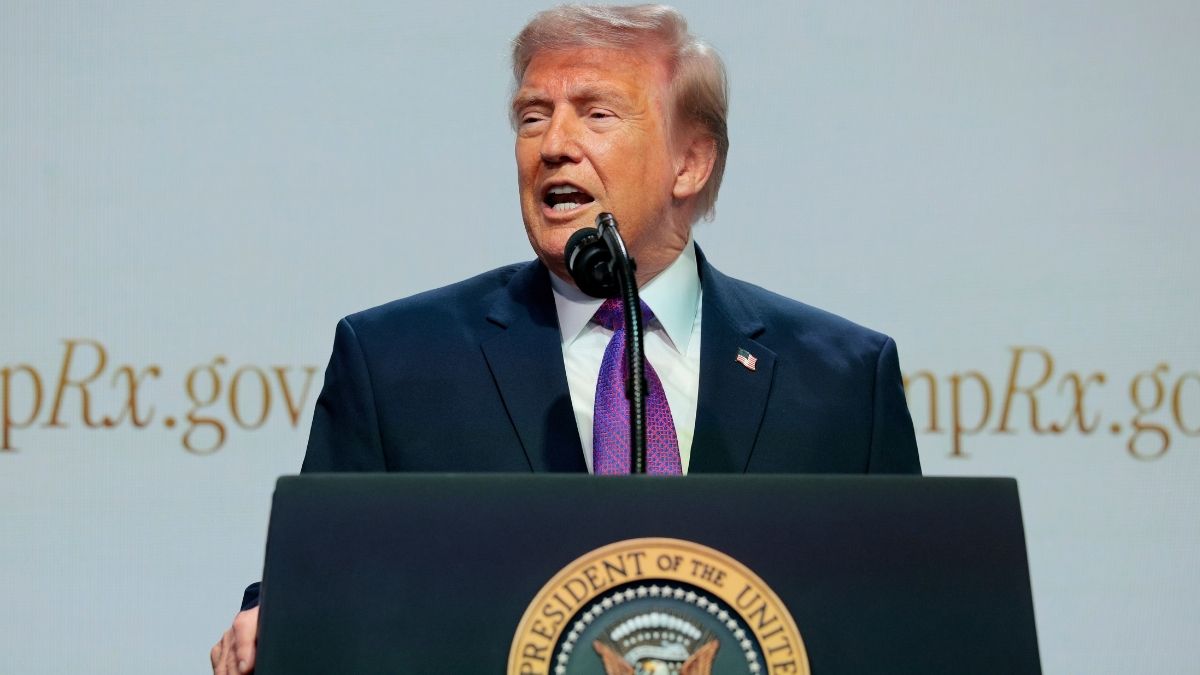 Donald Trump's Assistant Faces Backlash for Ballroom Breakfast Photo ...