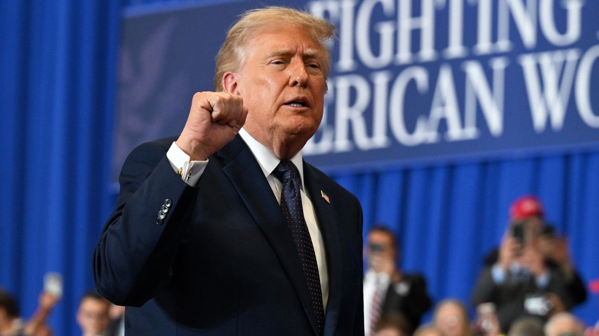 Donald Trump Touts His 'Extreme Intelligence,' Brags Perfect Medical ...
