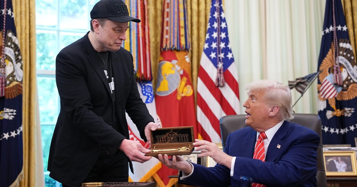 Donald Trump & Elon Musk's Relationship Gets an Update Amid Feud ...