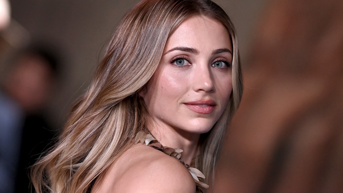 Emily Rudd’s Sheer Lingerie-Style Outfit Reveals More Than Expected ...