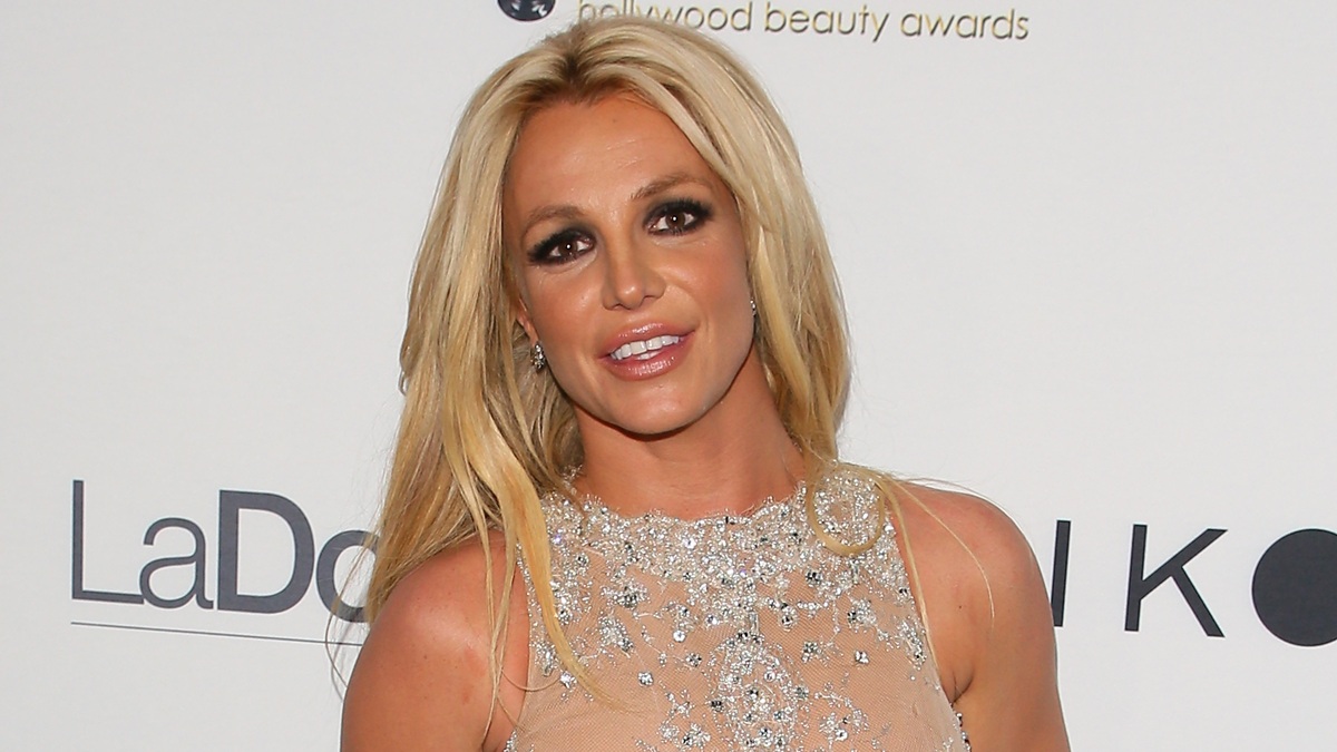 Britney Spears Dances in Mini-Dress After Alleged 'Barking' Incident ...