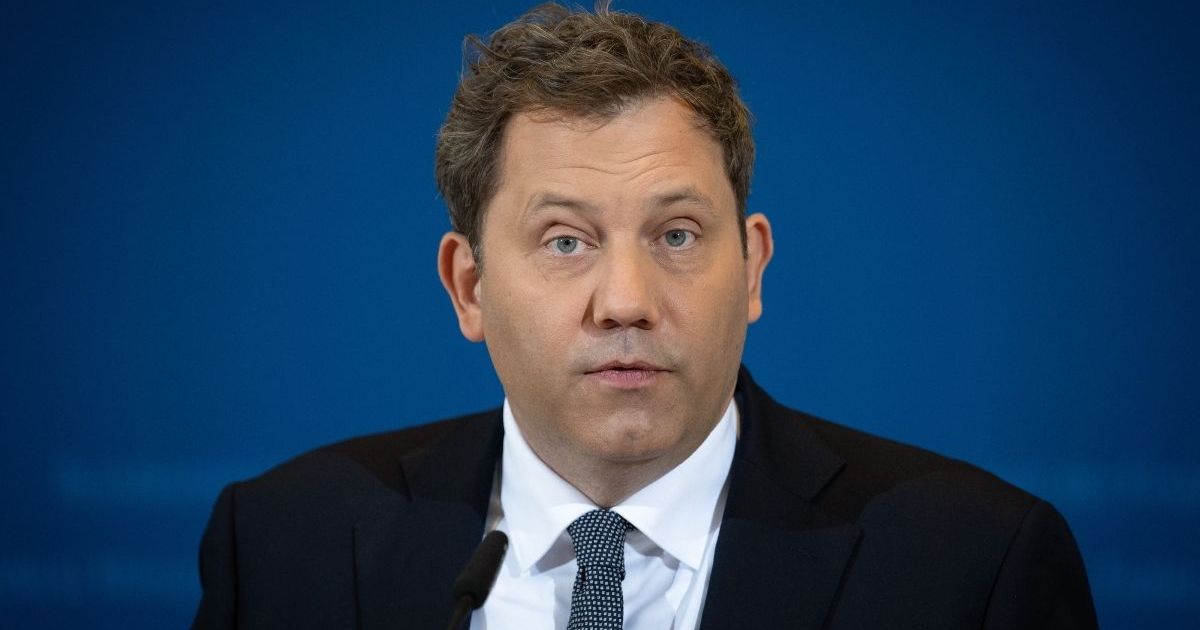 German Minister Blames Donald Trump's 'Irresponsible War' for Economic ...
