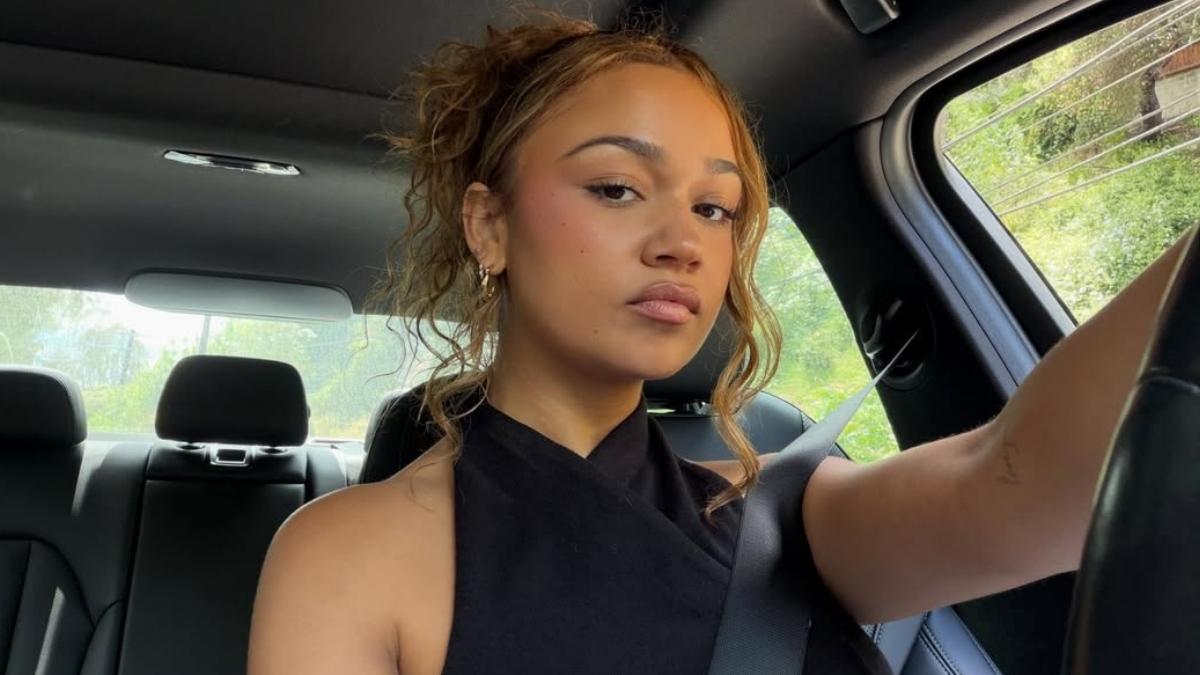 Madison Bailey Blends Cute With Hot in Latest Mini Shorts Selfie ...