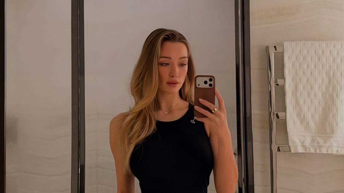 Penny Lane’s SI Bikini Shoot Is All About Her Cleavage & Toned Physique ...