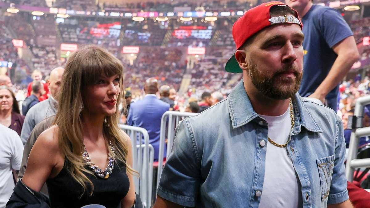 Travis Kelce Dozing off on Taylor Swift’s Shoulder Sparks a Meme Fest ...