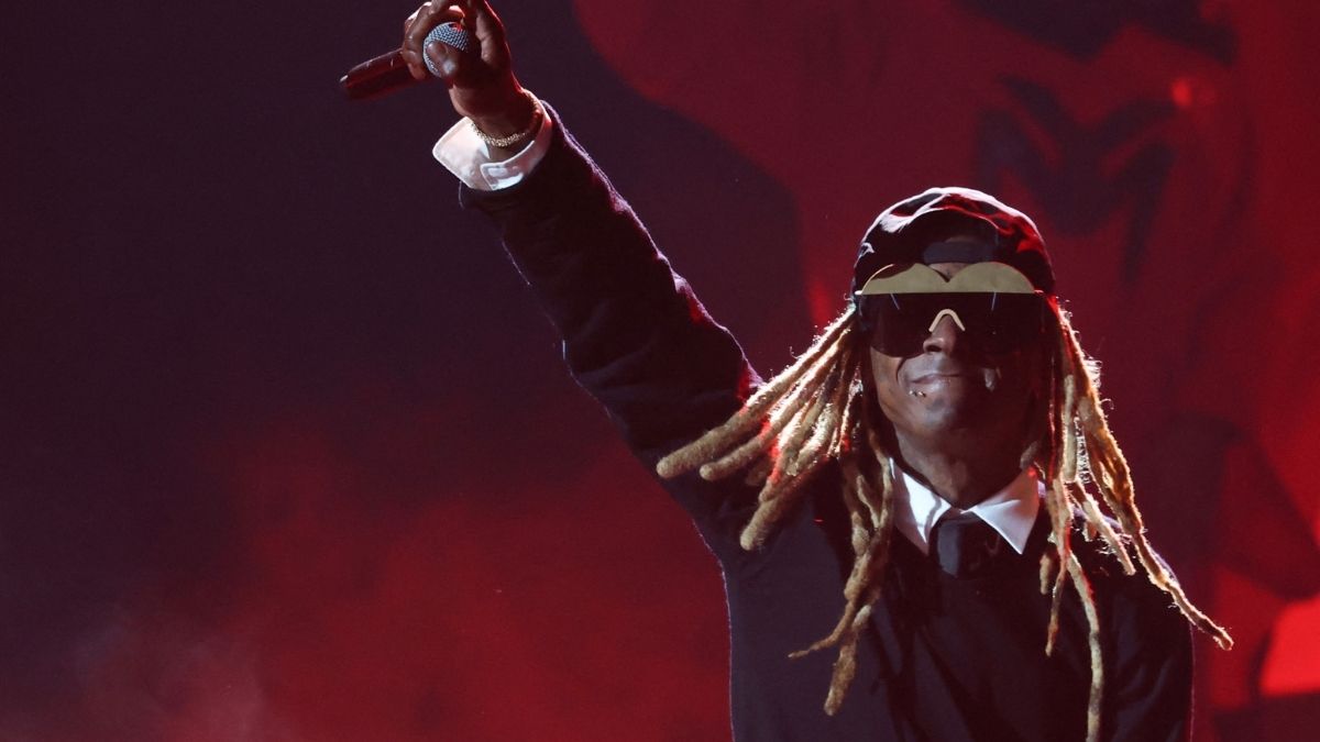 Rapper Lil Wayne Is Engaged to Indiana Woman in Her 20s — Report ...