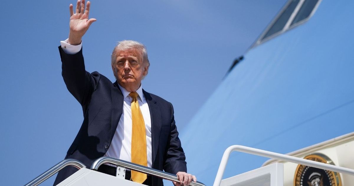 Donald Trump Insults Two Female Reporters Over Ballroom & Inflation ...