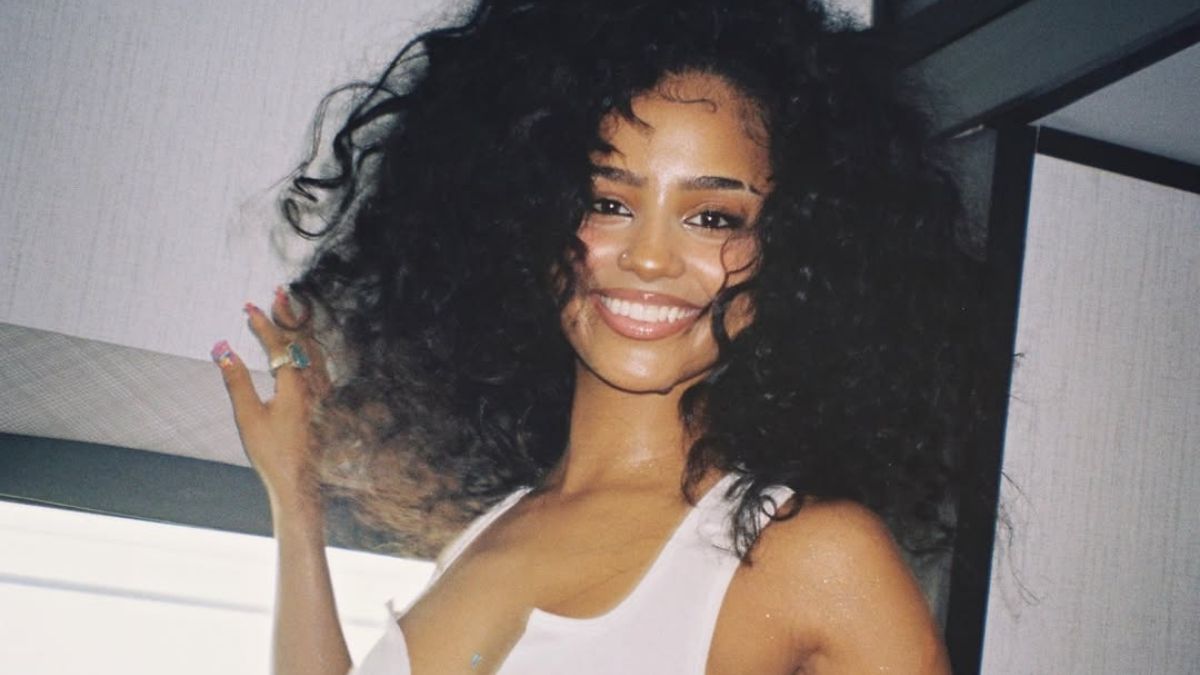 Tyla’s Micro Minidress Is So Tiny, It’s Basically a Hip-Grazing Top ...