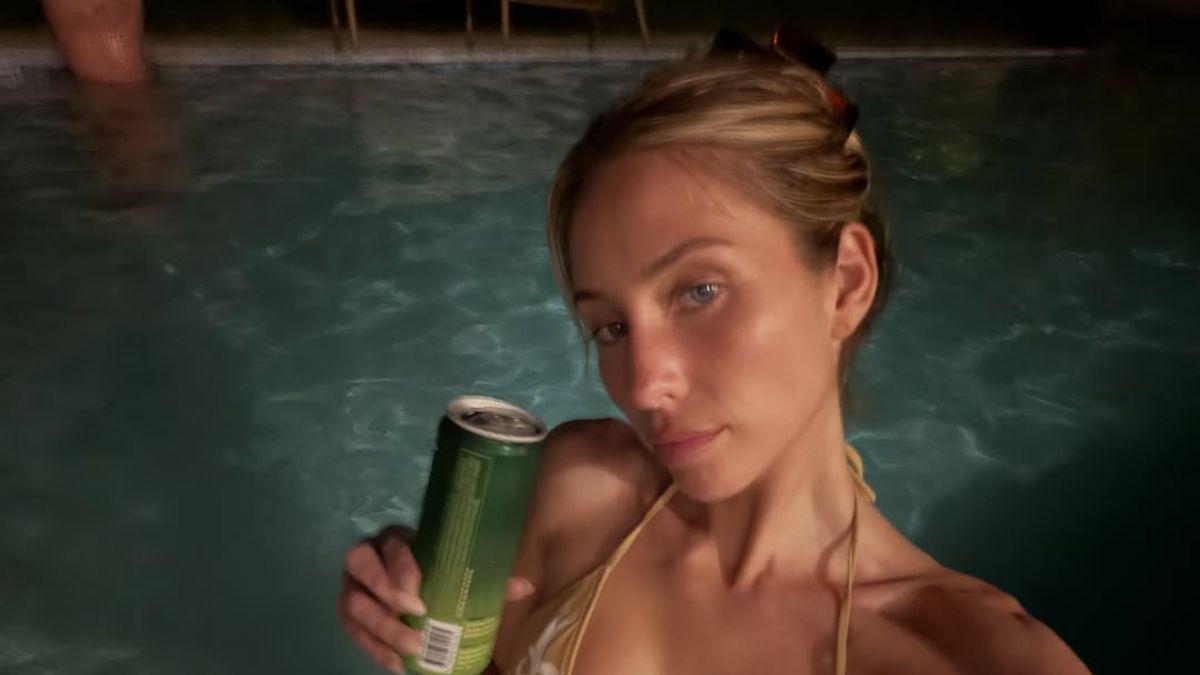 Alix Earle Steals the Show in Plunging Swimsuit With Jaw-Dropping ...