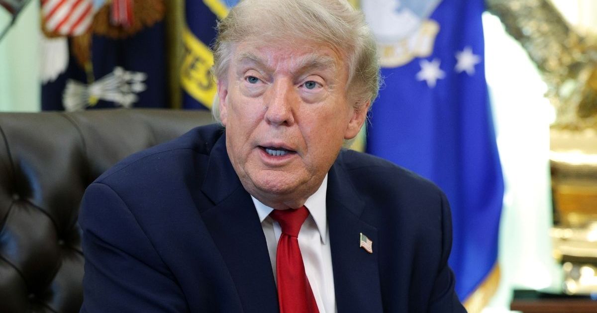 Donald Trump Demands Gas Prices Fall to $2.50 a Gallon - Mandatory