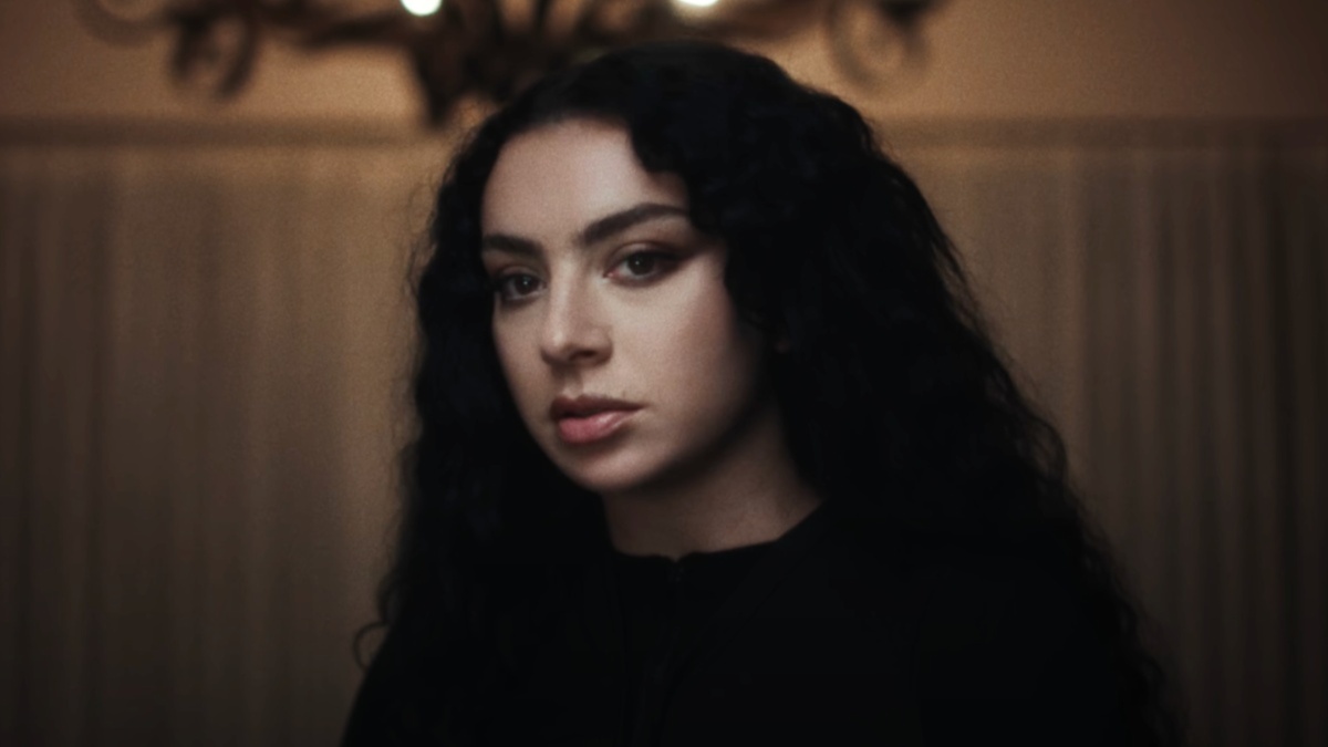 Charli XCX Brings Plenty of Heat in a Bra That Can Barely Keep Up ...