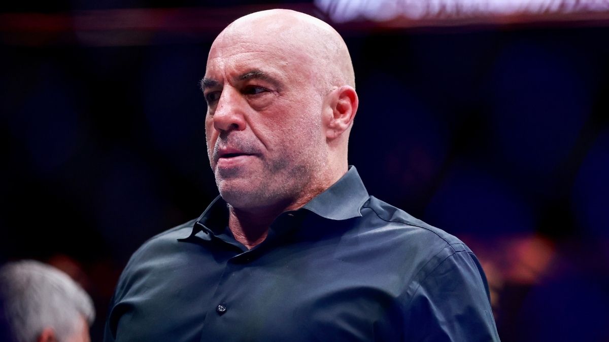 Joe Rogan Slams ‘Traitor’ Comedians Blasting Kevin Hart’s Roast Jokes ...