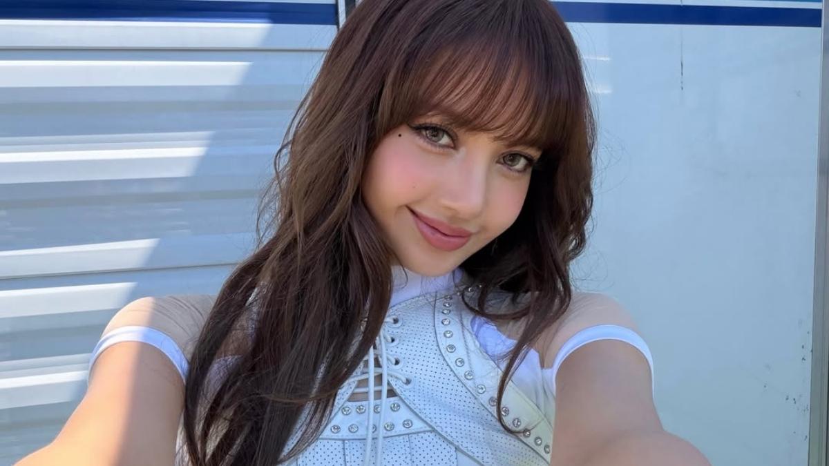 BLACKPINK's Lisa's Daring Shorts Look Barely Wider Than a Belt - Mandatory