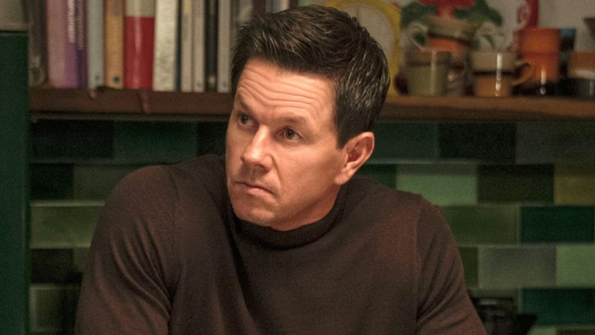 Mark Wahlberg Is Unrecognizable as a Mafia Hitman in By Any Means ...