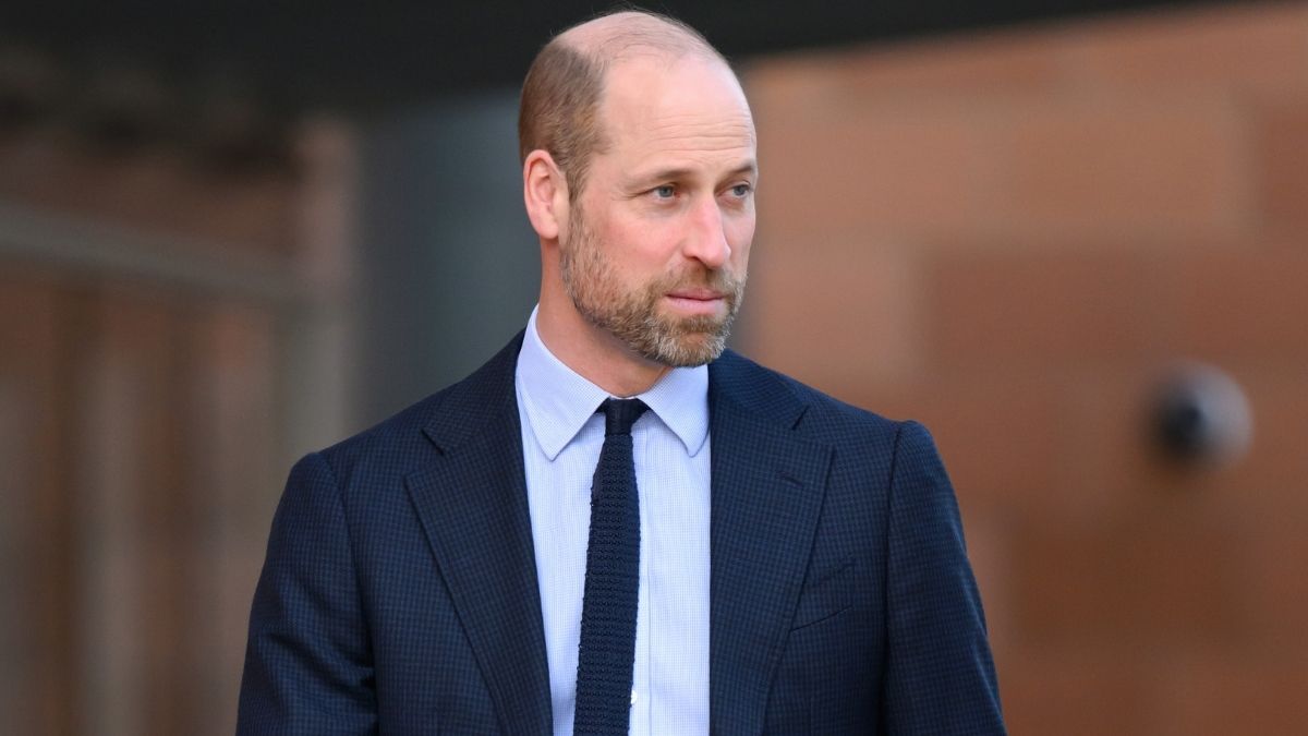 Prince William Uses Disguises to Meet Friends — Source - Mandatory