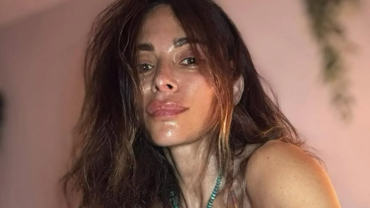 Sarah Shahi’s Sensual Look in Stringy Thong Has Fans ‘Obsessed’ - Mandatory