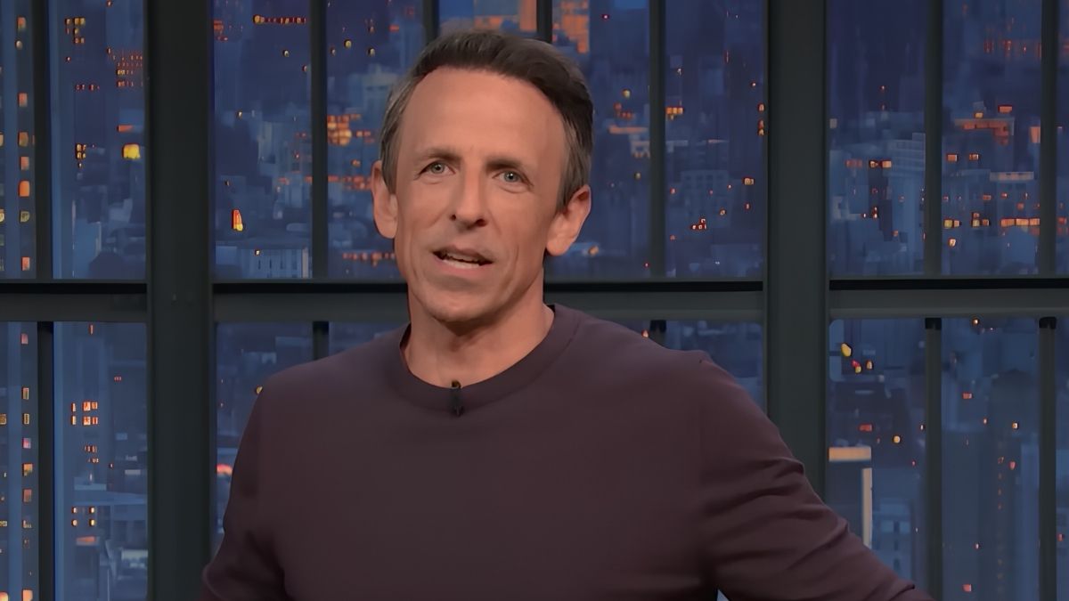 Seth Meyers Reacts to Algae in Donald Trump’s Renovated Reflecting Pool ...