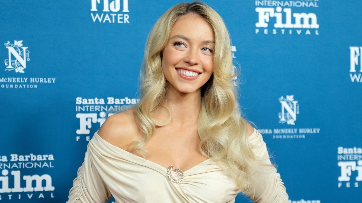 Sydney Sweeney's Tan Lines Steal the Show in Euphoria BTS Photo - Mandatory