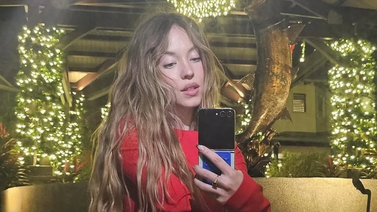 Sydney Sweeney’s Sheer Lingerie-Inspired Look Comes With an Unexpected ...