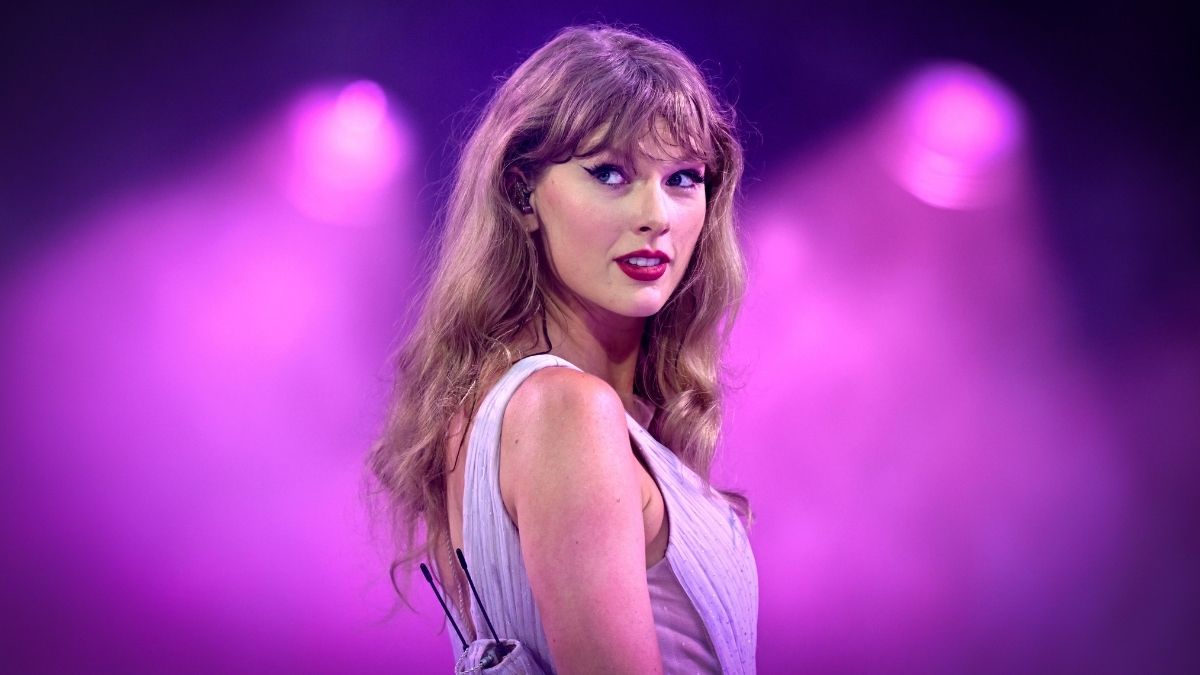 Iconic Taylor Swift Update Breaks the Internet - Mandatory