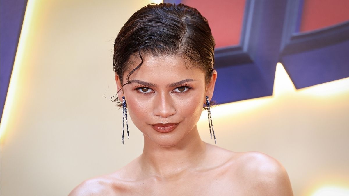 Zendaya's Red Dress Leaves Her Waist on Full Display Thanks to a Bold ...