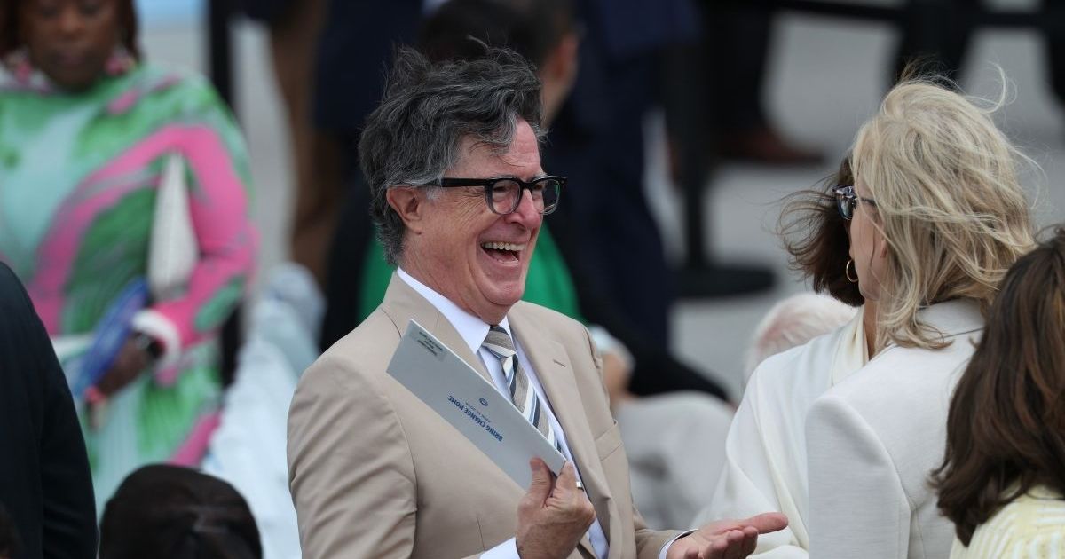 Barack Obama’s Tan Suit Is Back in Spotlight Thanks to Stephen Colbert ...