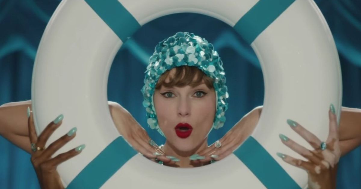 Knicks Star Has a Request for Taylor Swift Fans After Game 4 Hot Mic ...