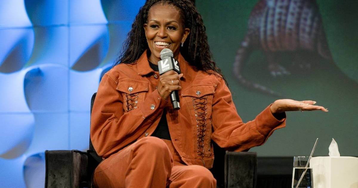 Michelle Obama's Pointed Move After UFC Fighter's Jab Raises Eyebrows ...